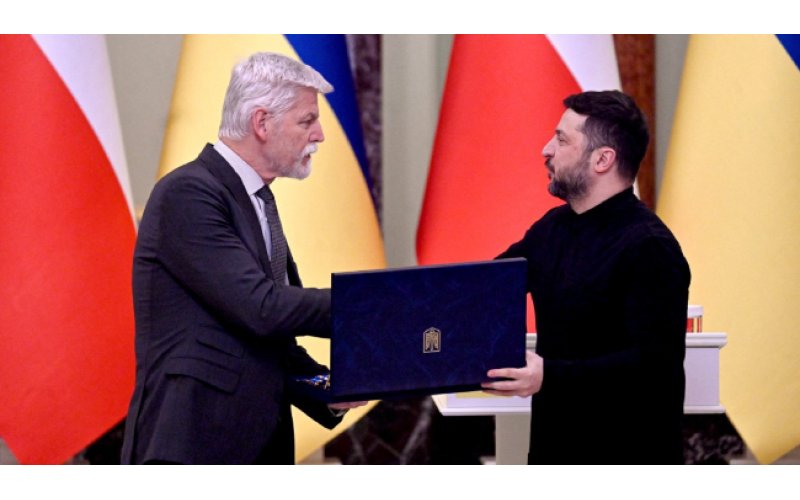 Europe :: Ukrainian Delegation Arrives in US for Peace Talks with Trump ...