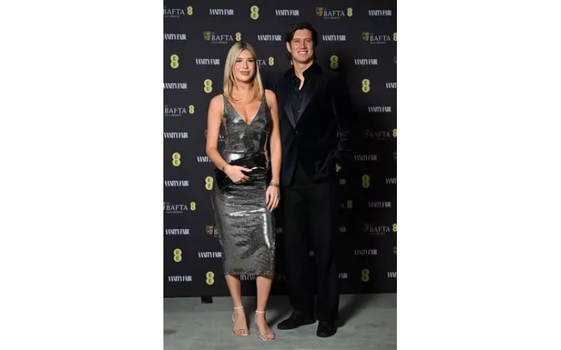 Celebity News :: Vernon Kay's daughter, 19, makes rare appearance with ...