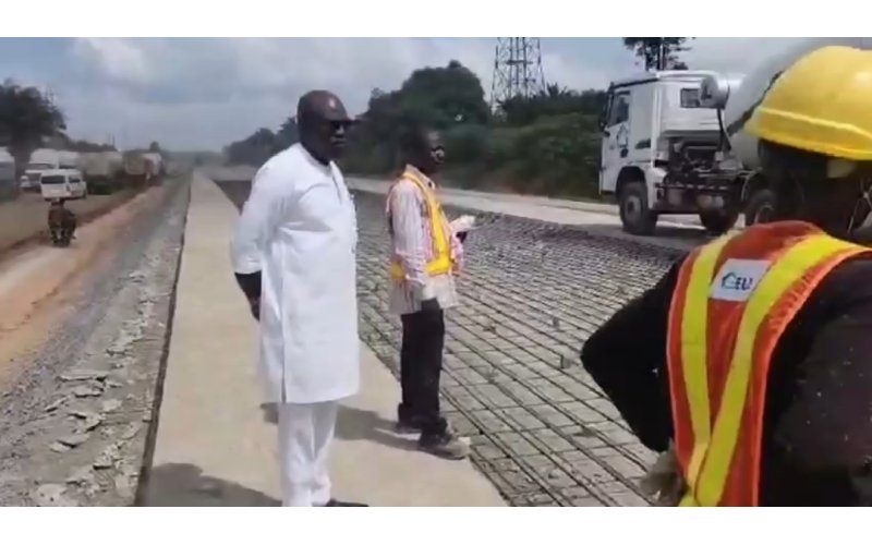 News :: Edo South Senator Imasuen Inspects Benin-Sapele Road, Commends ...